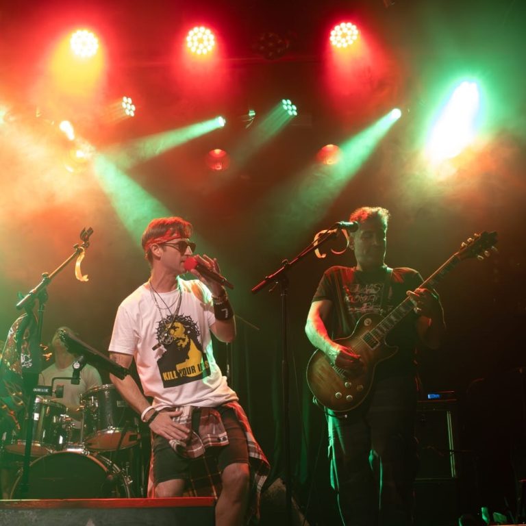 להקת TOP GUNS BAND במופע מחווה ל-Guns N' Roses - התחנה הראשונה ירושלים